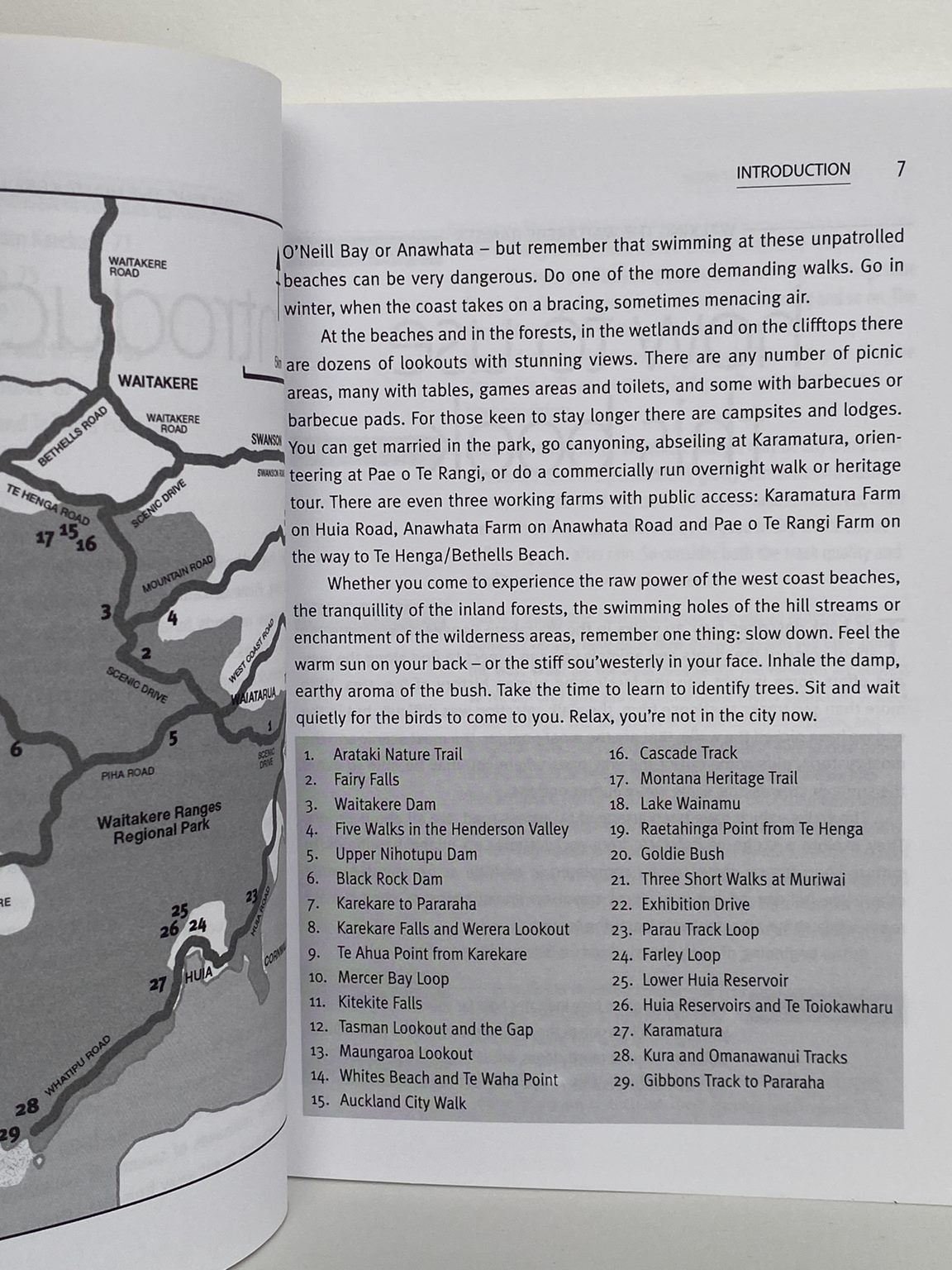 WALKING THE WAITAKERE RANGES: Over 30 Coastal and Bush Walks