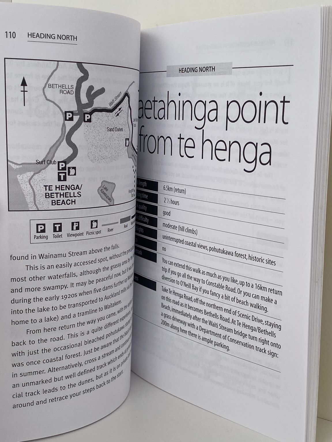 WALKING THE WAITAKERE RANGES: Over 30 Coastal and Bush Walks